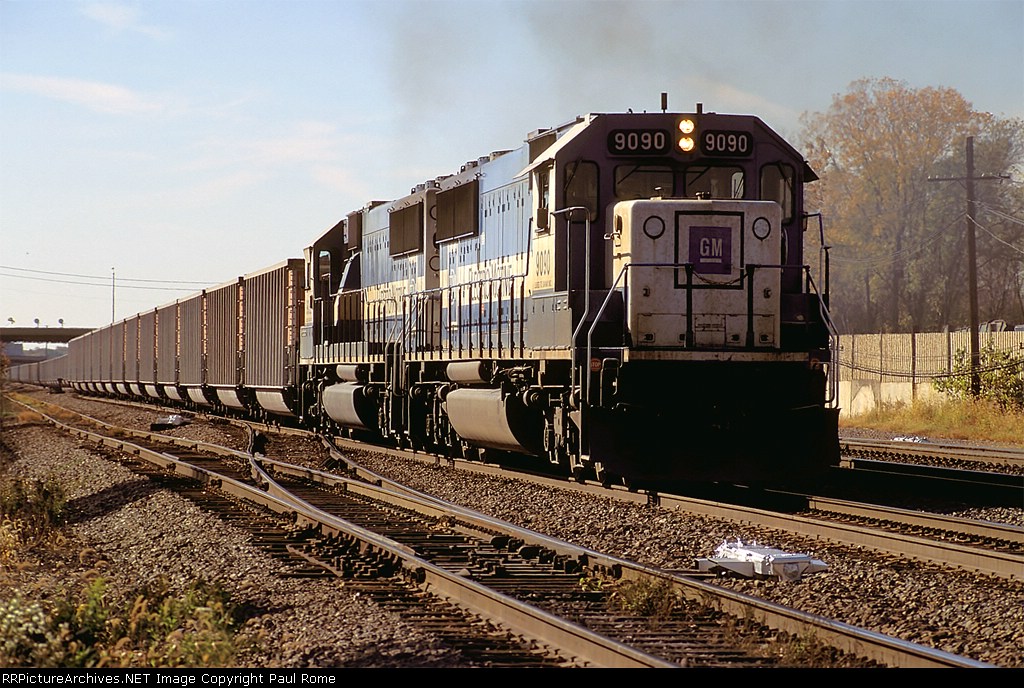 EMDX 9090 - 9022, Oakway Lease Units lead eastbound coal loads past Eola Yard